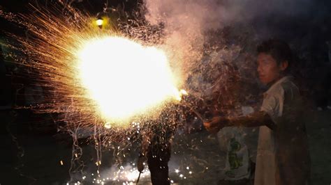 ¿de Cuánto Es La Multa Por Tronar Cohetes En La Cdmx Evita La Sanción
