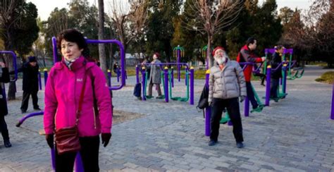 90后无论男女都得65岁以后退休？系网民推估，发文自媒体未经认证 腾讯新闻