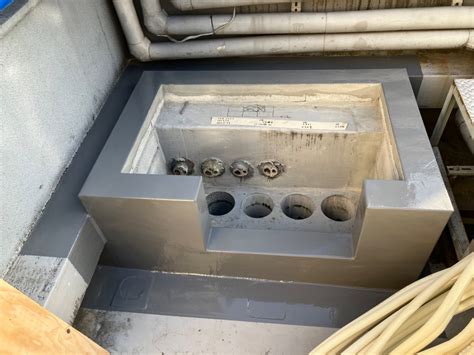 屋上ハト小屋防水工事 ビルの施工事例 大阪府池田市でリフォーム足場工事は株式会社成和サービスまで