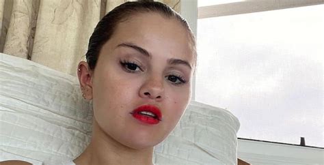 Selena Gomez Taylor Swift Bikini