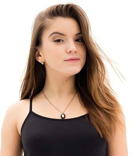 Who Is Evelina Darling Age Wiki Height Biography And Ethnicity