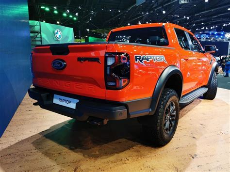 Toyota Hilux Gr Sport Vs Ford Ranger Raptor Diesel คู่เทียบสายลุย