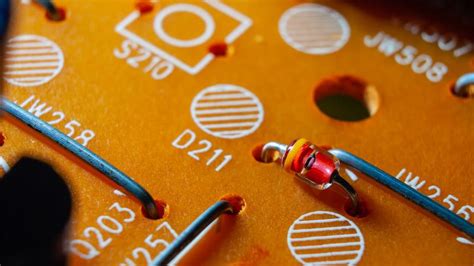 How Does A Zener Diode Work Theory Operation Practical Applications