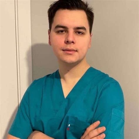 Массаж 89969802290 Меня зовут Илларион я массажист с 2 летним стажем работы Делаю массаж по