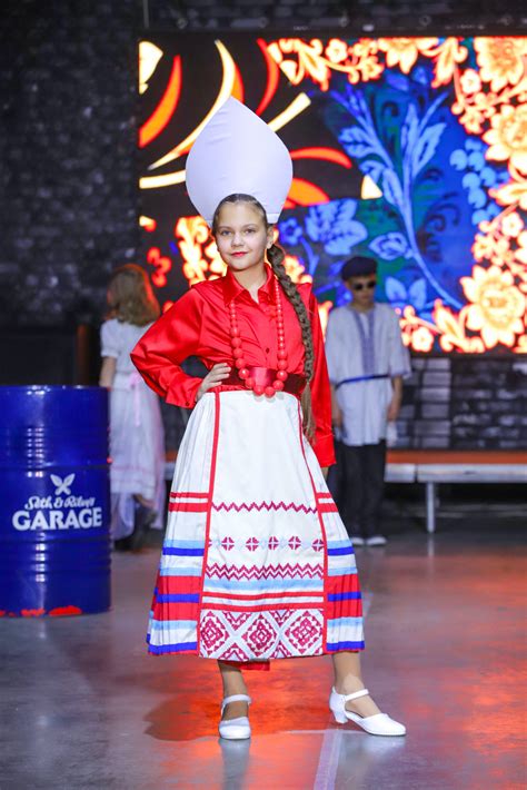 Славянская модница вышиванка Прокат аренда и изготовление костюмов одежды и реквизита в Минске