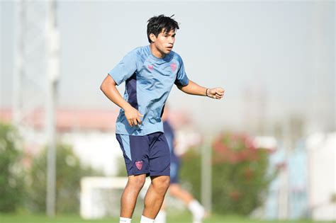 El Mexicano Juan Carlos Cortez Se Prepara Para Brillar Con El Sevilla