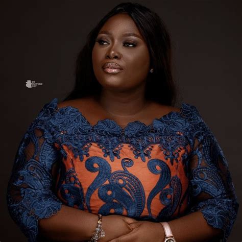 Esi Hooper Esi Hooper • Threads Say More