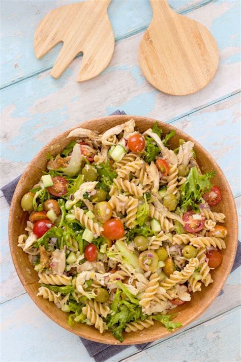 Salada De Massa Fusilli Com Frango Salada De Massa Saladas Salada De Macarrão Com Frango