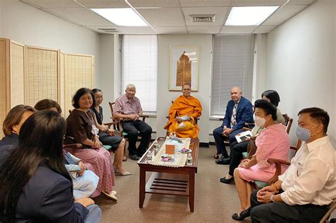 กงสุลใหญ่ให้การต้อนรับคณะครูอาสาสอนภาษาและวัฒนธรรมไทยจากวัดวชิรธรรมปทีป สถานกงสุลใหญ่ ณ นคร