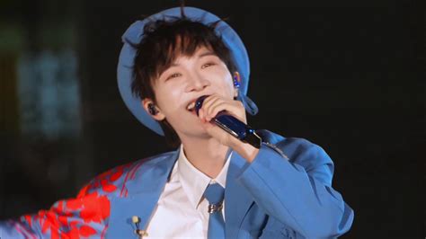 【周深｜现场 】中央广播电视总台《2025年春节联欢晚会》献唱《山鹰和兰花花》，用音乐交流文化。 Winterydmy 周深 哔哩哔哩视频