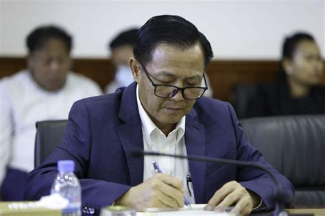 ឯកឧត្តម ឆាយ ឫទ្ធិសែន ដឹកនាំកិច្ចប្រជុំត្រួតពិនិត្យ និងពង្រឹងគុណភាពហេដ្ឋារចនាសម្ពន្ធ