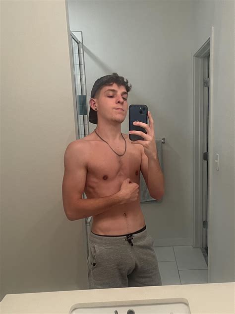 Gaybros Keeping It Mild