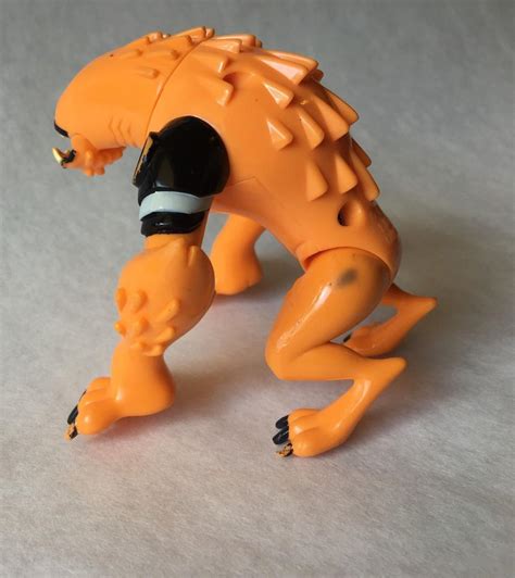 Ben 10 Wildmutt 4 Action Figure 1856578817
