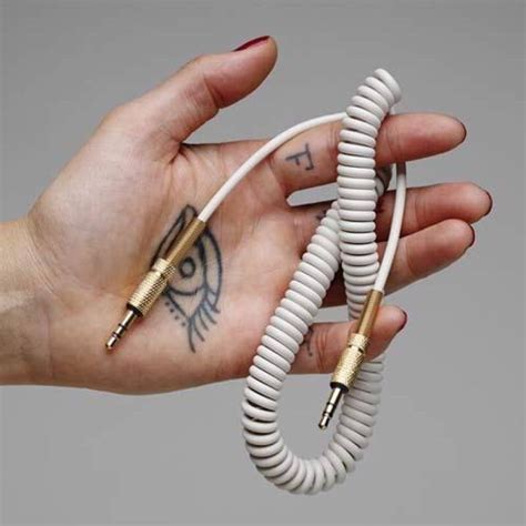 สาย Aux สีขาว สวย แข็งแรง ยืดยาวได้ไกล มีของพร้อมส่ง Shopee Thailand