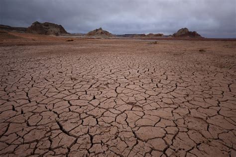 Shock Before And After Pictures Show How Water Supply At Crucial Lake