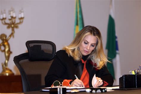 Cida Borghetti Também Foi Alvo De Quadrilha Que Clonava Celulares