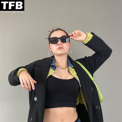 Emily Carey Sexy Photos The Fappening Stars