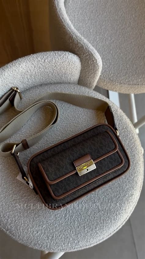 Michael Kors Guess Coach Karl Lagerfeld В наявності гаманець Guess 🩶 Поміщаються цілі