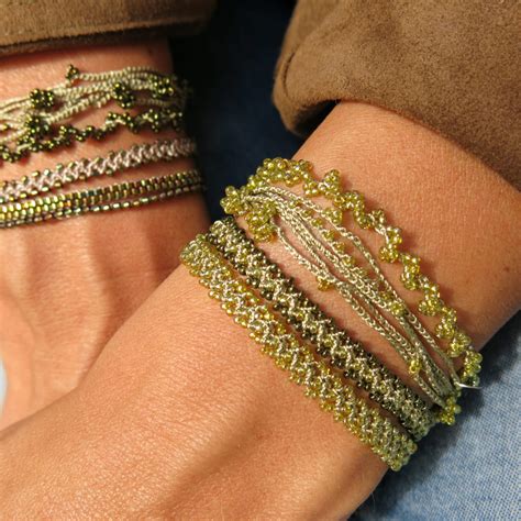 Handgemachte Armbänder Schöne Beute