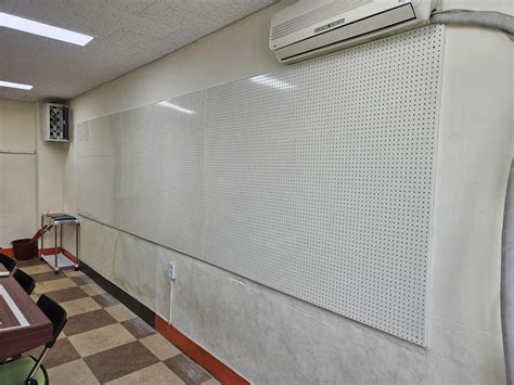 Gb 165 타공게시판 색상 백색 타공 게시판 다산교구 유리칠판 타공판 전문 제조 설치 30년