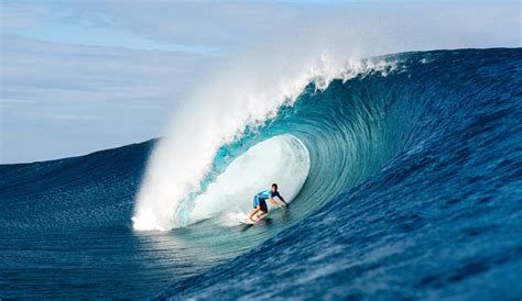 23 Images From An Insane Day Of Olympic Surfing At Teahupoo