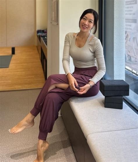 서현진 요가의 매력에 푹 빠진 결과는 환상적 몸매