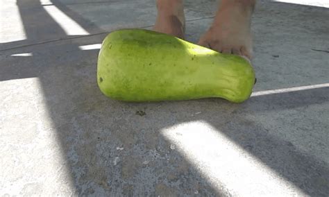 Sexy Pinay Barefoot Squash Smash