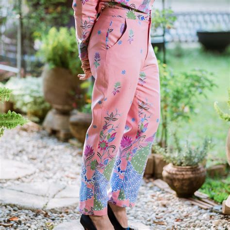 Peacock Pants South Fabric Kamonmanee