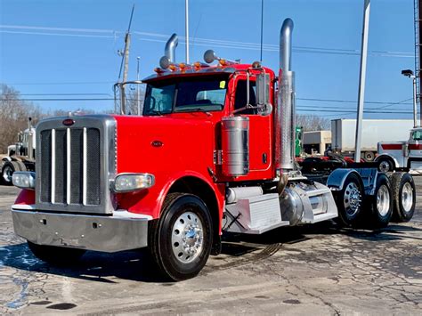 Peterbilt 389 Daycab