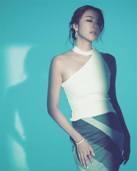 Jᴏʟɪᴇ 陳逸璇 ♥️奕妃♥️ 不再焦慮於讓別人失望 不再為了取悅他人而犧牲自己 你的内心越來越強大 變得獨立而堅定 Instagram