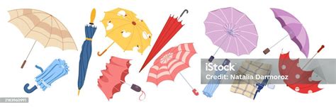 다양한 색상의 열린 우산과 닫힌 우산이 세트로 되어 있습니다 성인과 어린이를위한 패션 비 보호 액세서리 컬렉션 접힌 작은 우산 패턴 만화와 재미있는 파라솔 0명에 대한 스톡