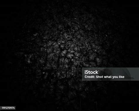 흑백 색상의 금이 간 그래픽 효과의 추상적인 텍스처 패턴은 배경으로 사용 0명에 대한 스톡 사진 및 기타 이미지 0명 거친 거친 필름 효과 Istock