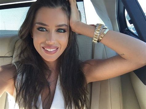 ქართველი ირინა შეიკი ცნობილ ფეხბურთელთან დაშორების შემდეგ მეორედ გათხოვდა ფოტოები 30 05 2021