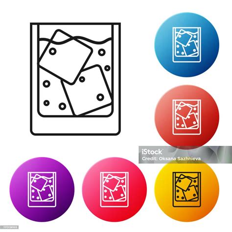 흰색 배경에 고립 된 위스키와 얼음 조각 아이콘의 검은 선 유리 아이콘 다채로운 원 버튼을 설정합니다 벡터 일러스트레이션 0명에
