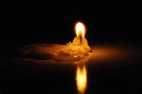 4 Filosofi Lilin Kecil Berilah Pertolongan Di Tengah Kegelapan