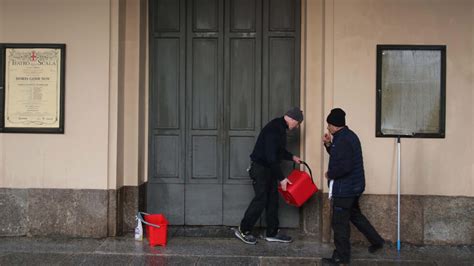 Екоактивисти заляха с боя входа на прочутата опера „Ла Скала” ВИДЕО СНИМКИ Nova