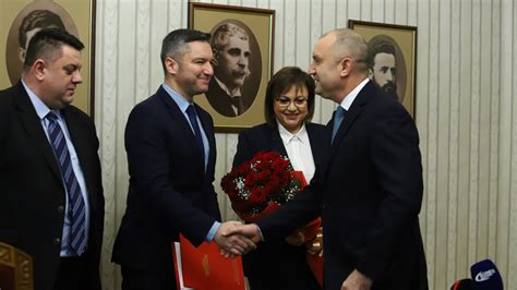Реакциите на партиите след връчването на третия мандат на БСП Политика България Новините