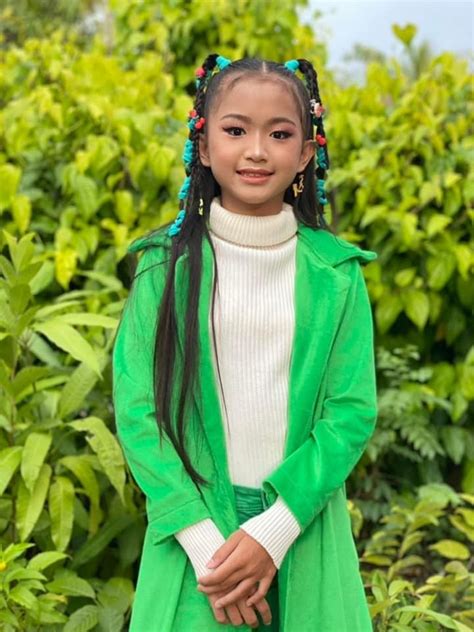 គួរឲ្យសរសើរ រវល់ការងារសិល្បៈពិតមែន កែវ ទិត្យផល្លី រៀនពូកែជាប់លេខ១ទៀត Khmerload Cambodia