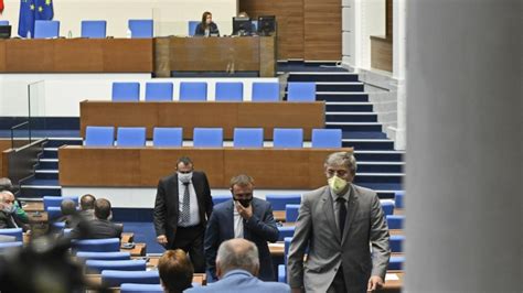 Очаква се утре НС да обсъди ветото на президента Политика Новини Бг