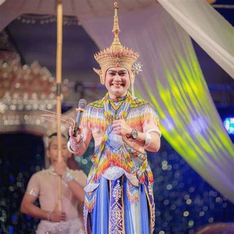 มโนราห์ ศรีธน ธนนชัย