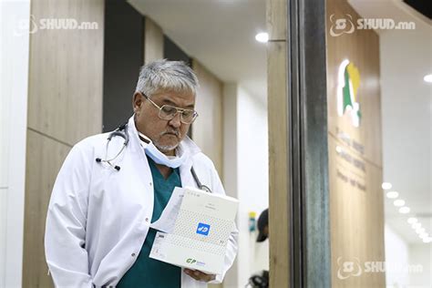 Б Болдсайхан эмч ажилдаа орж 4 сартай нярайд зүрхний цоорхой нөхөх мэс заслыг хийв