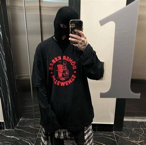 Создать мем пацан в балаклаве пацан крутой парень Картинки Meme