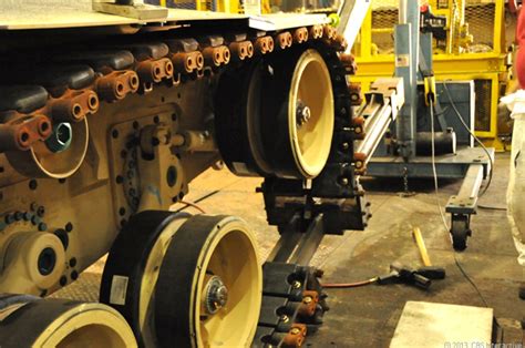 Building The Us Armys M1a2 Abrams Tank Pictures Cnet