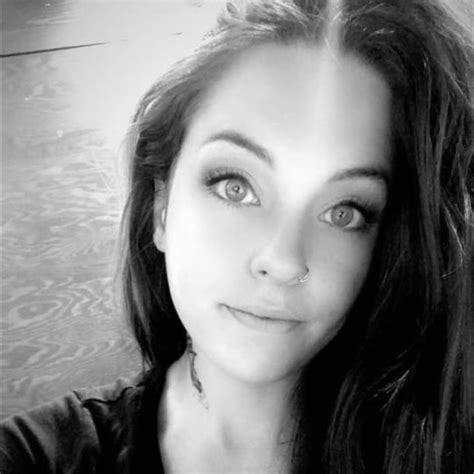 Shaylee Hilbert Shaylee Hilbert Added A New Photo
