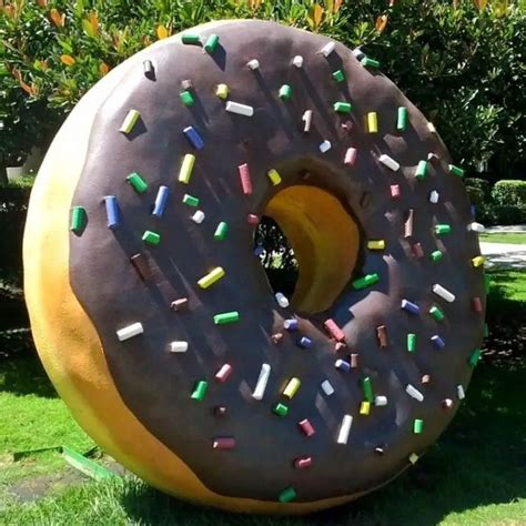 Artificial Life Size Fiberglass Doughnut Donuts Sweet Buns Statue For