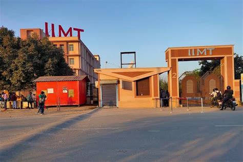 IIMT Group Of Colleges Meerut B Tech Review By Babe Atul Choudhary 4409 CollegeBatch Com