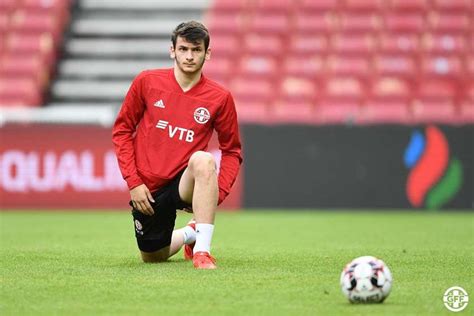 უეფამ ხვიჩა კვარაცხელია 50 საუკეთესო ახალგაზრდა ფეხბურთელს შორის დაასახელა Imedinews