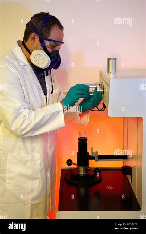 Mercury Porosimeter To Determine Porosity And Density Of Solid