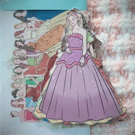 ตุ๊กตากระดาษ เจ้าหญิงสวย 12 ลาย สำหรับน้องๆหนูๆ เล่นได้เพลิดเพลินตามจินตนาการ เป็นของสะสมวัยเด็ก