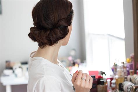 5 Ways To Style Growing Out Bangs Beauty Coming Up Roses